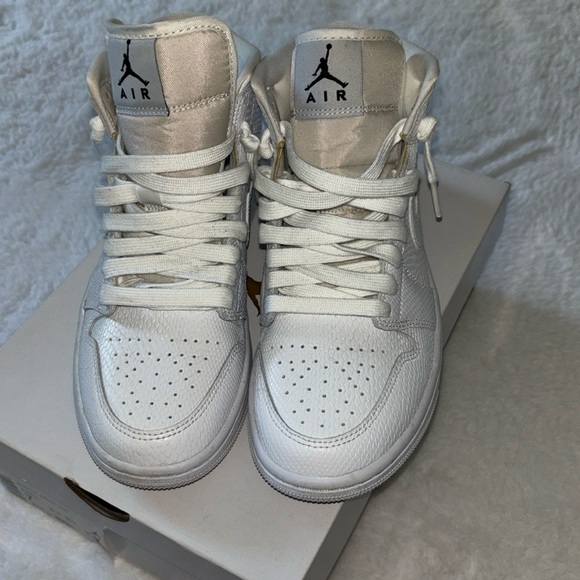 Jordan | Shoes | Womens Air Jordan Mid White Size 7 | Poshmark